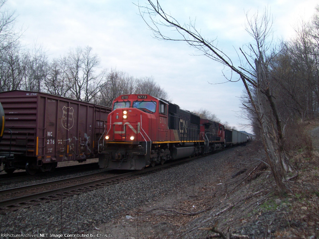 CN 5772 & CN 2511 Lead CSXT Q626